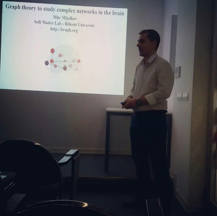 Mite Mijalkov defended his PhD Thesis. Congrats! – Soft Matter Lab